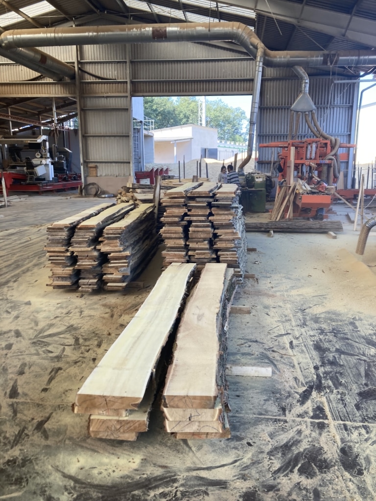 Planche de bois brut de sciage robinier acacia | Alternabois